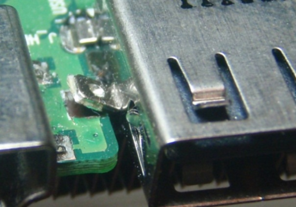 Broken Laptop USB Port – SMH Technology Solutions